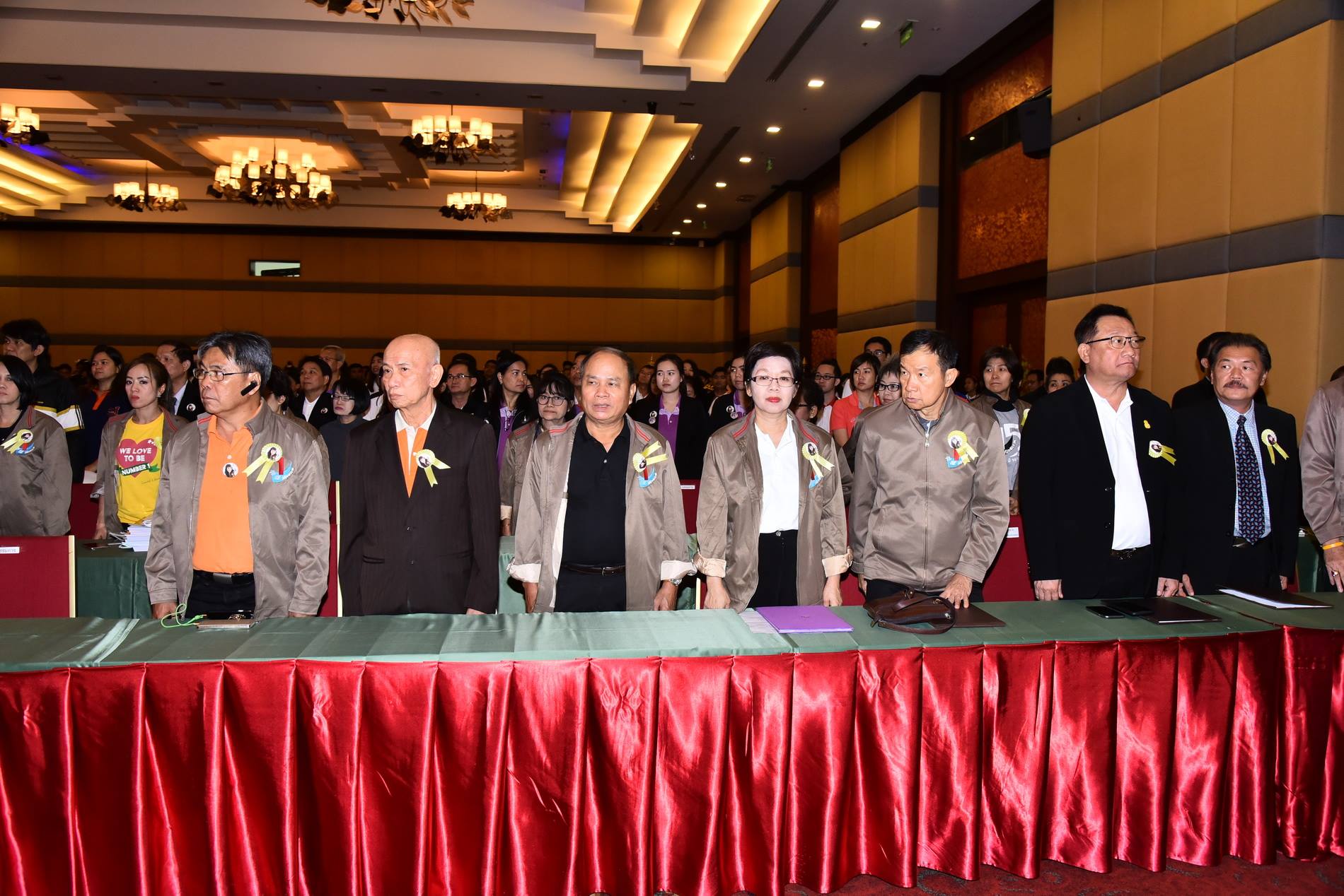 TO BE NUMBER ONE โครงการรณรงค์และแก้ไขปัญหายาเสพติด