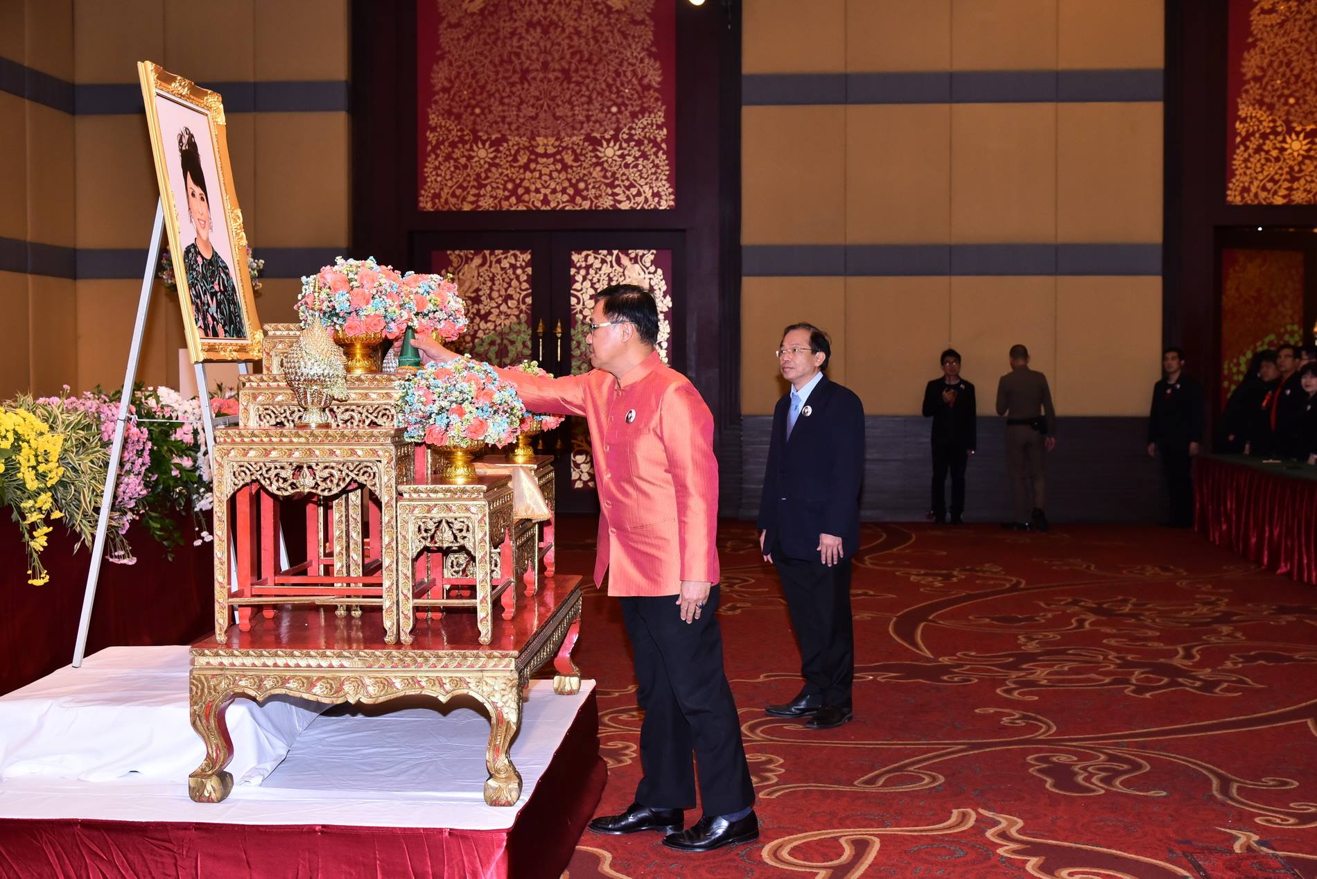 TO BE NUMBER ONE โครงการรณรงค์และแก้ไขปัญหายาเสพติด